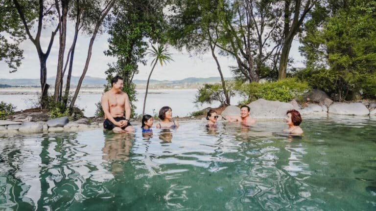 Rotorua Day Tour from Auckland with Te Puia & Polynesian Spa